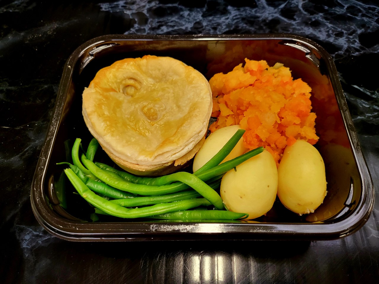Home Made Individual Steak Pie Root Mash Potatoes Green Beans And Gravy